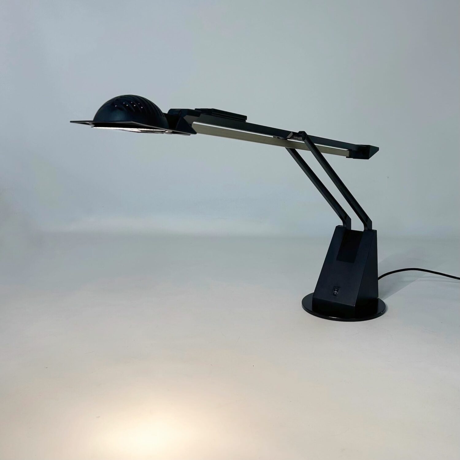 Italian Desk Lamp "Fila" by Chanan Gardi for Sirrah, 1980s